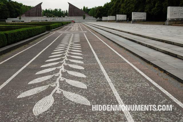 Soviet monuments in Berlin | Hidden Monuments